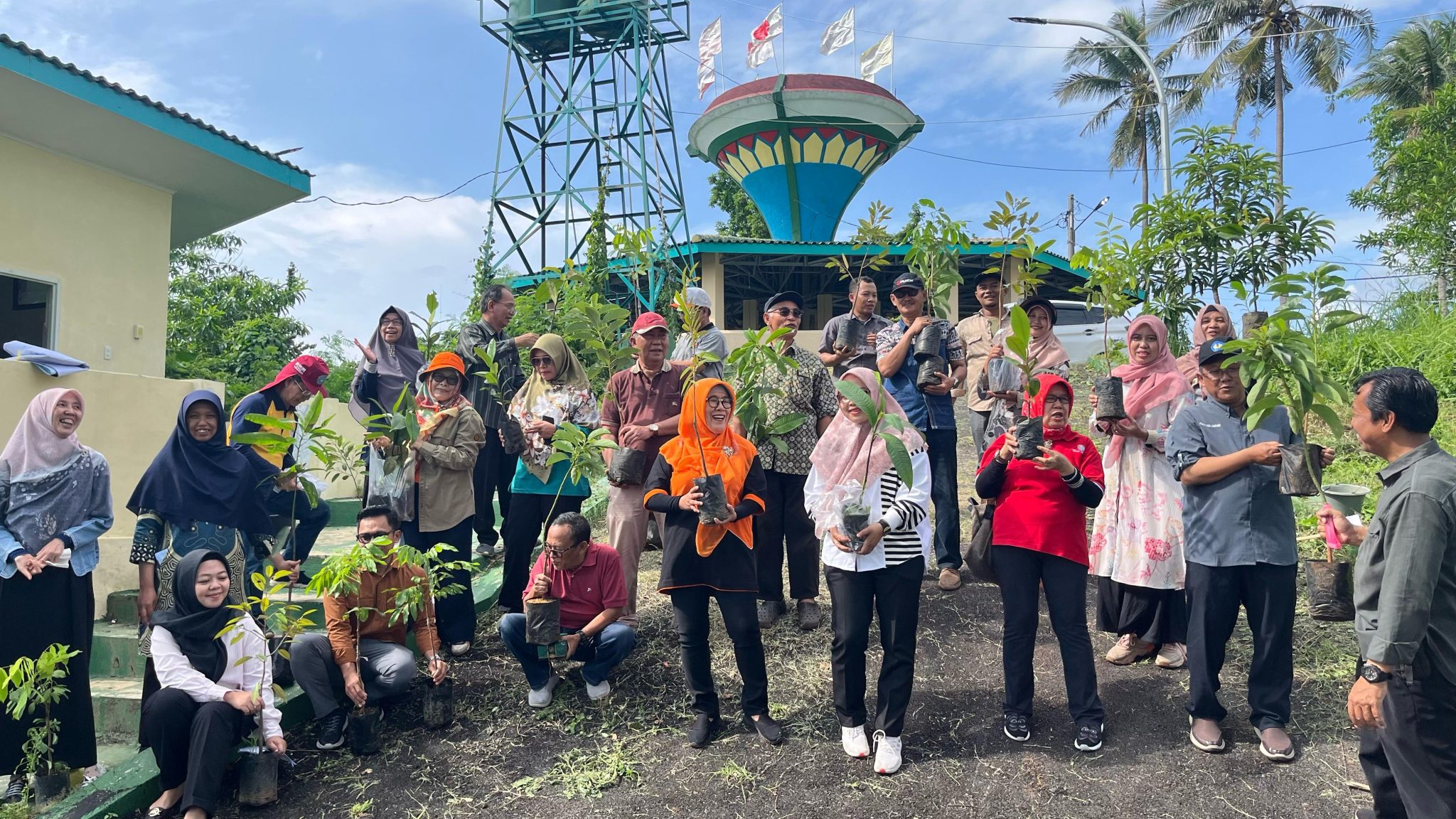 Penanaman Pohon Dalam Rangka Hari Gerakan Menanam Sejuta Pohon Sedunia ...